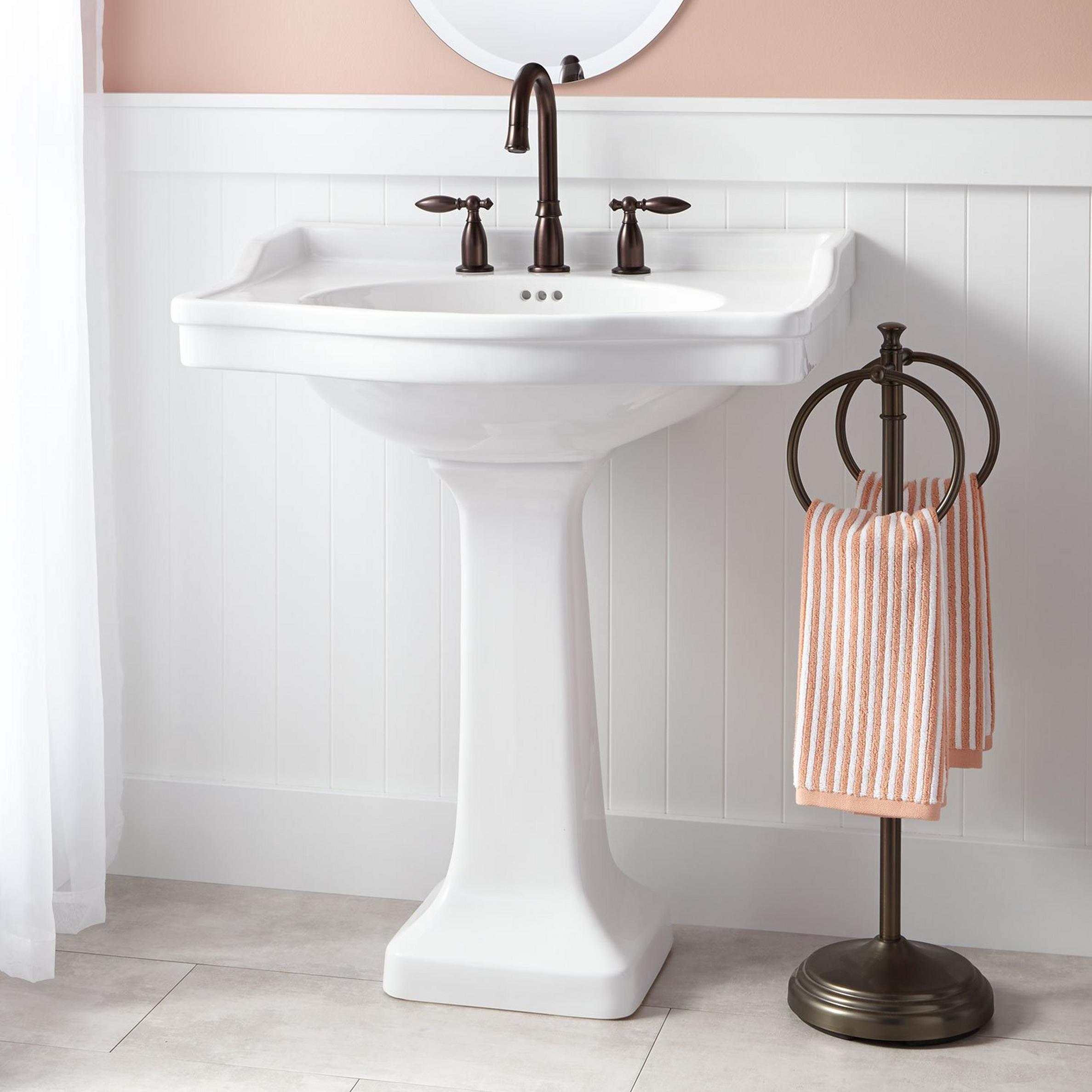 30" Cierra Porcelain Pedestal Sink | Signature Hardware