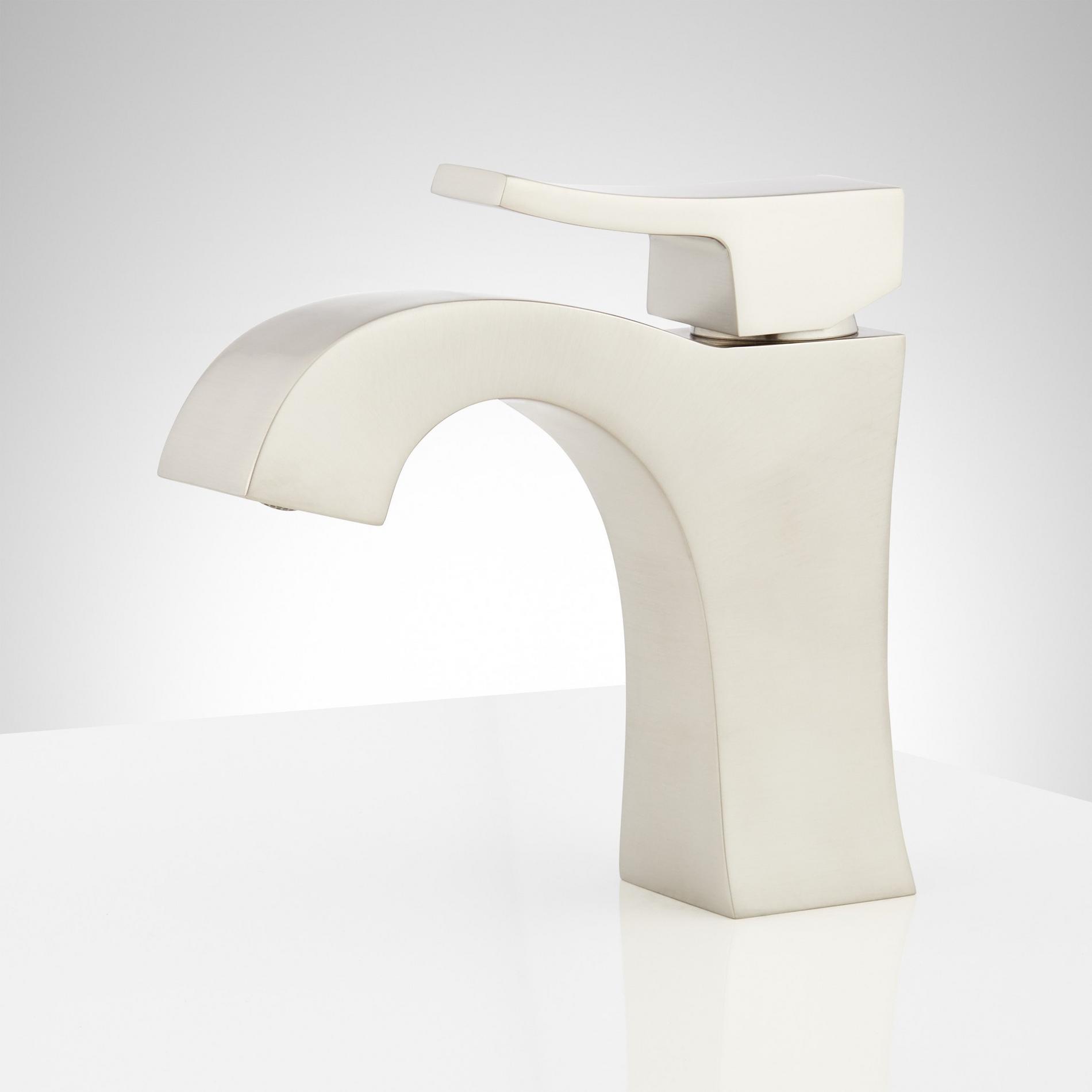 Vilamonte Single-Hole Bathroom Faucet | Signature Hardware