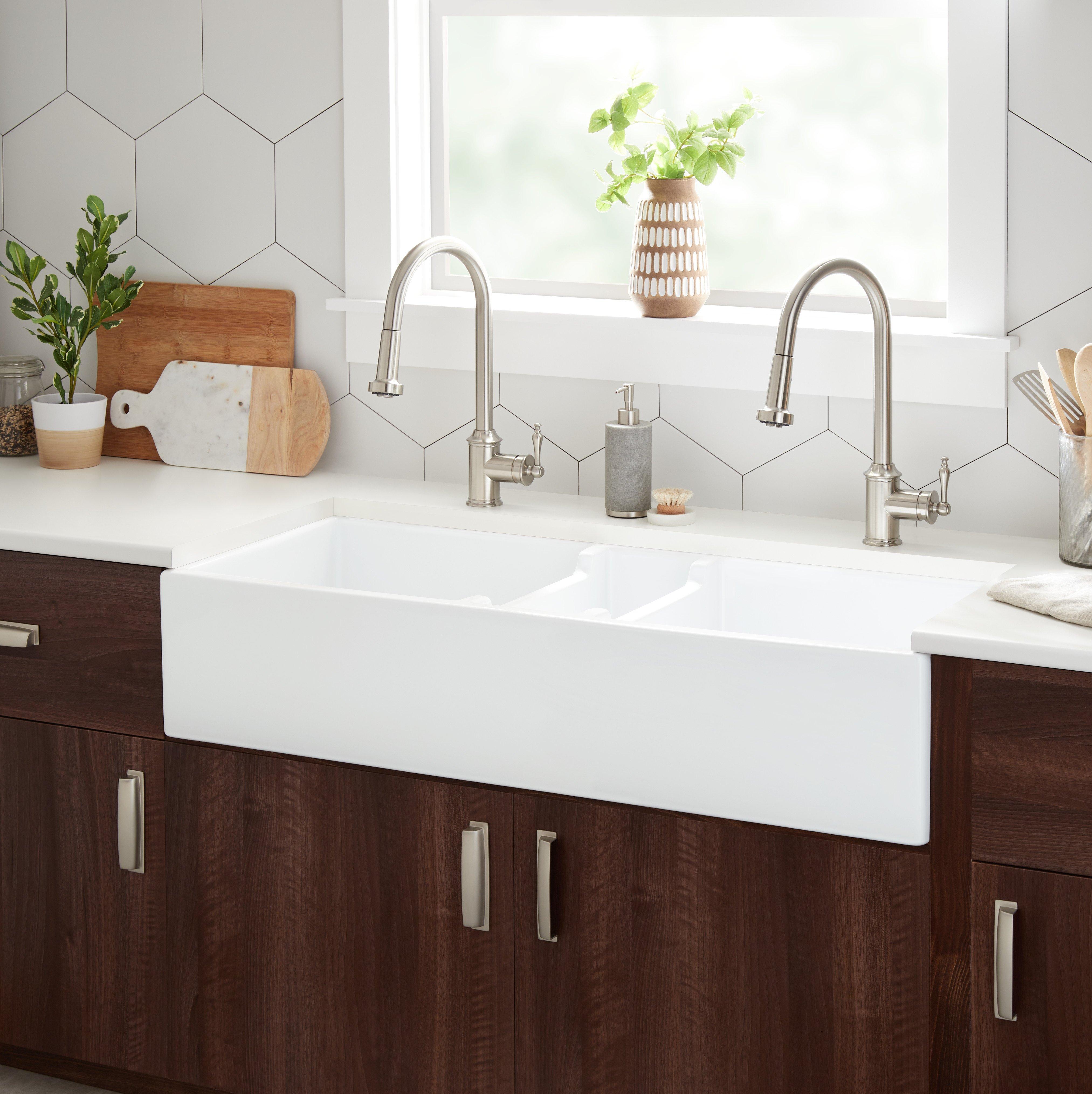 47" Tethra Triple-Bowl Fireclay Farmhouse Kitchen Sink - White ...