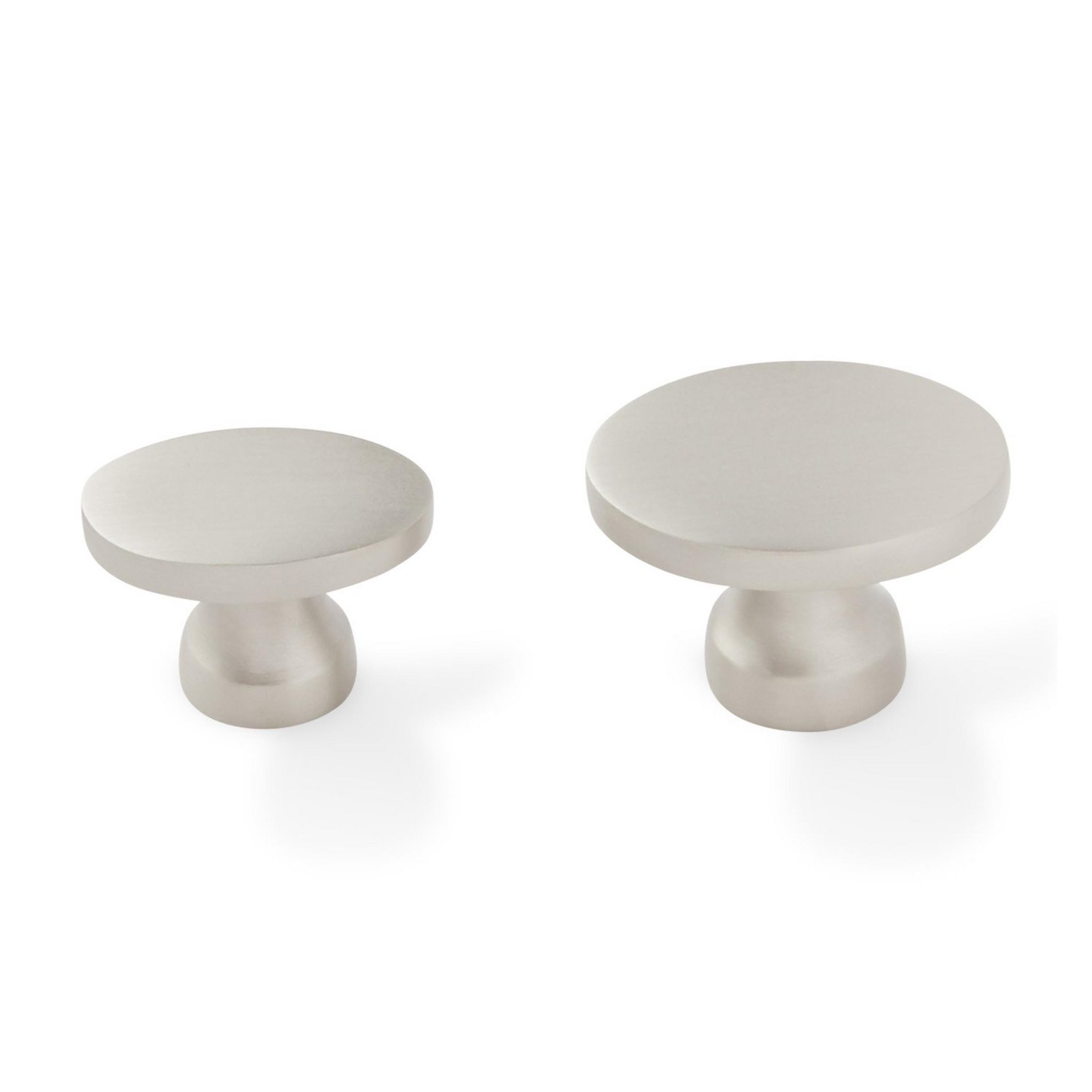 Mallo Solid Brass Oval Cabinet Knob | Signature Hardware